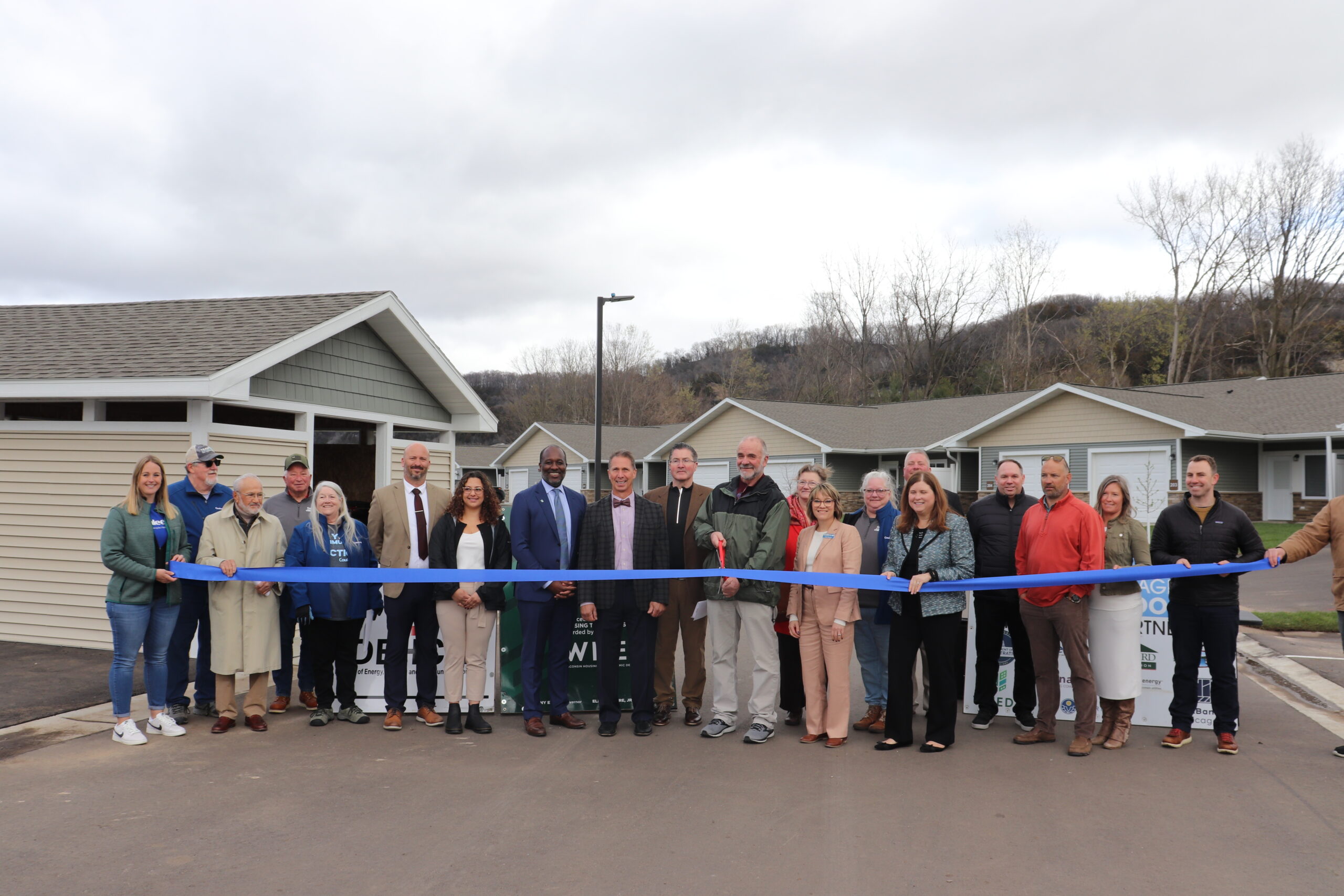Prairie Eco Cottages Opens in Prarie du Chien, Offering Solar-Powered ...